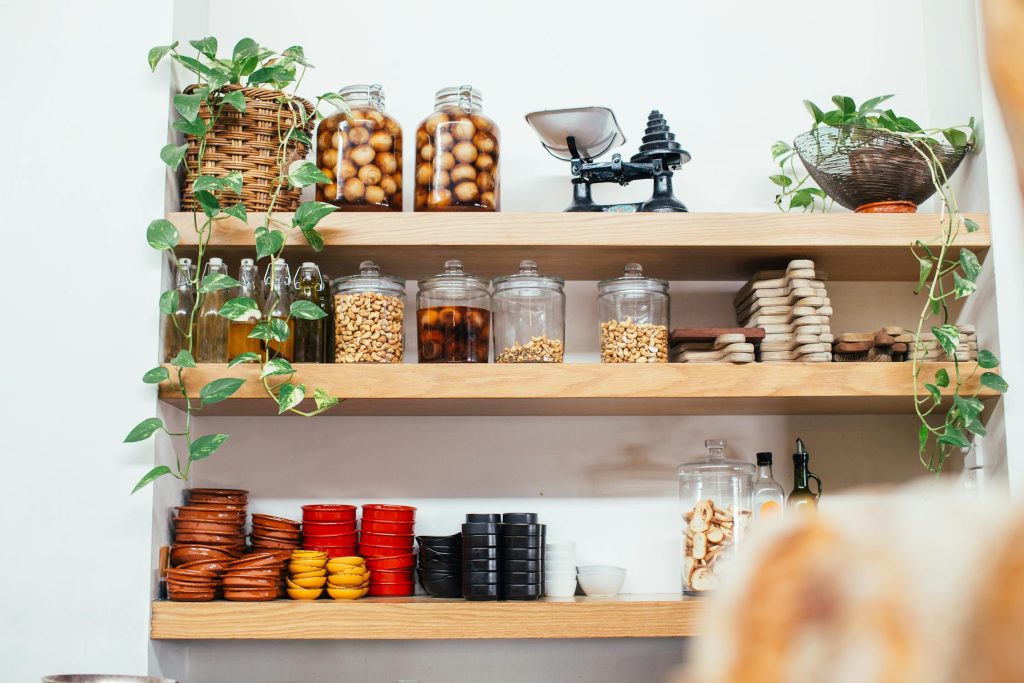 5 Tips Renovasi Pantry di Rumah agar Lebih Rapi dan Estetik – Petualang ...
